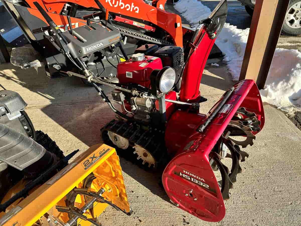 2015 HONDA HS1332TAS CONW: HONDA 32" TRACK SNOW BLOWER - Union Farm ...
